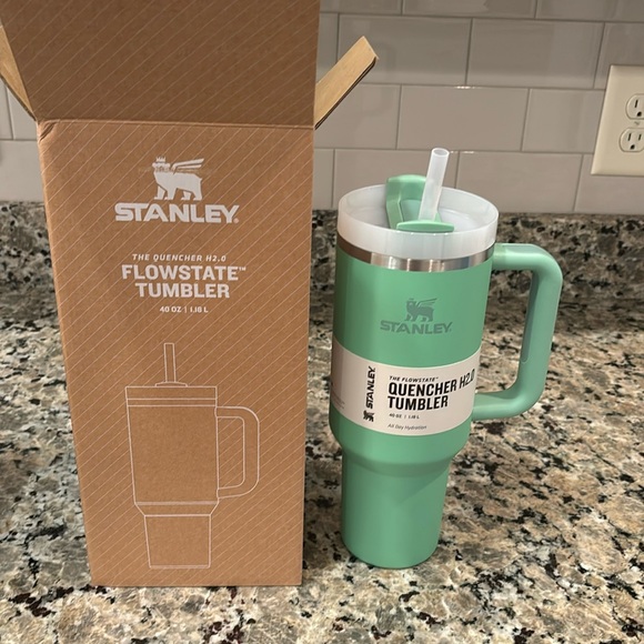 Stanley | Dining | Nwt And Box Stanley 4 Oz Quencher H20 Flowstate ...